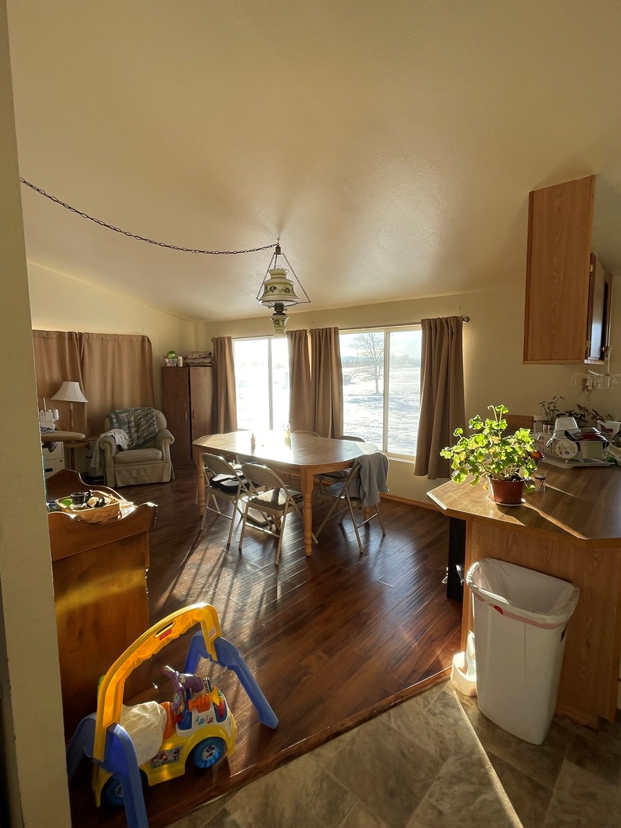 1996 Manufactured home on 5 acres with 3 bed/1.75 bath 1664