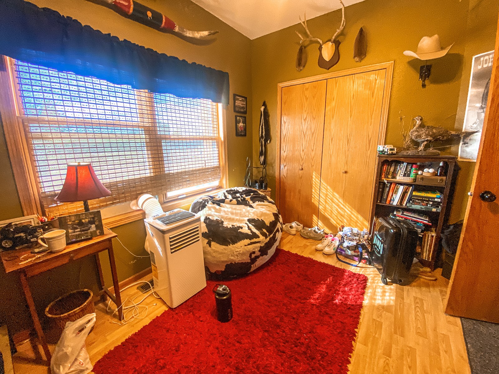 Large Family Home Overlooking Glasgow Mt